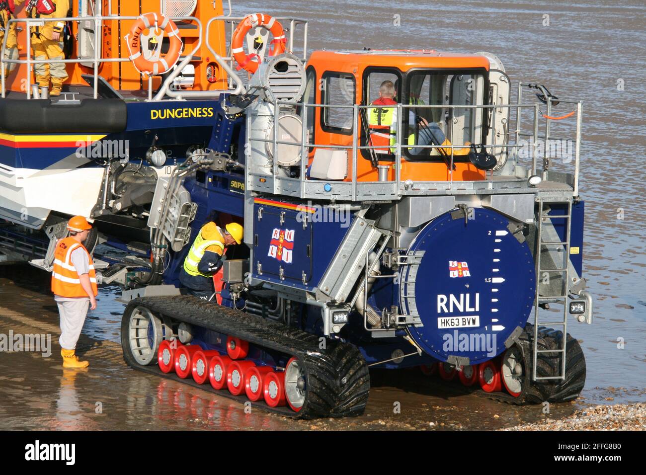 RNLI SHANNON CLASS LIFEBOAT AT DUNGENESS Stock Photo - Alamy