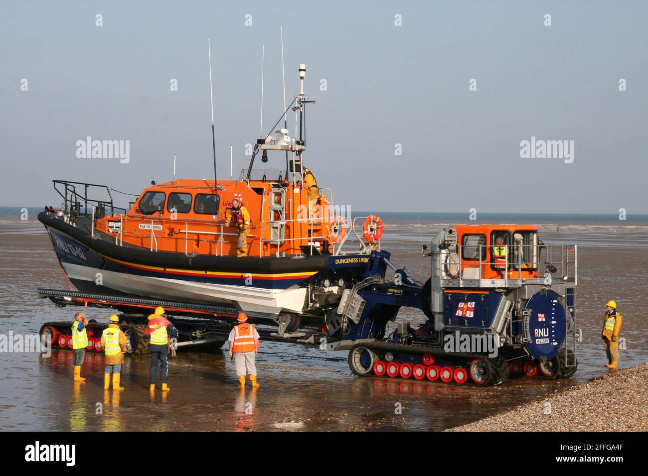 RNLI SHANNON CLASS LIFEBOAT AT DUNGENESS Stock Photo - Alamy