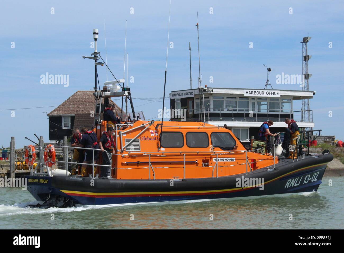 RNLI SHANNON CLASS LIFEBOAT AT DUNGENESS Stock Photo - Alamy