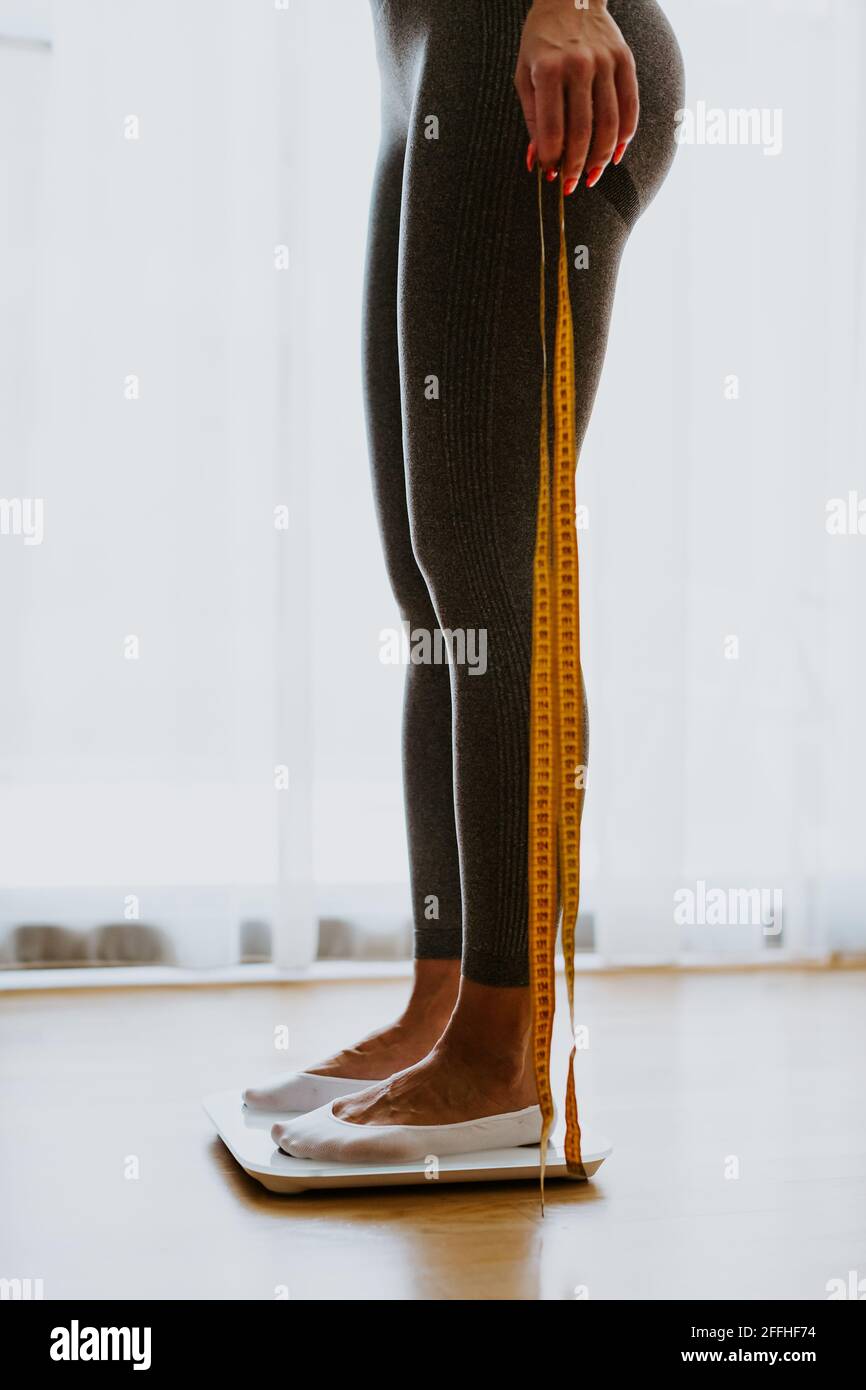 Using weighing scale hi-res stock photography and images - Alamy