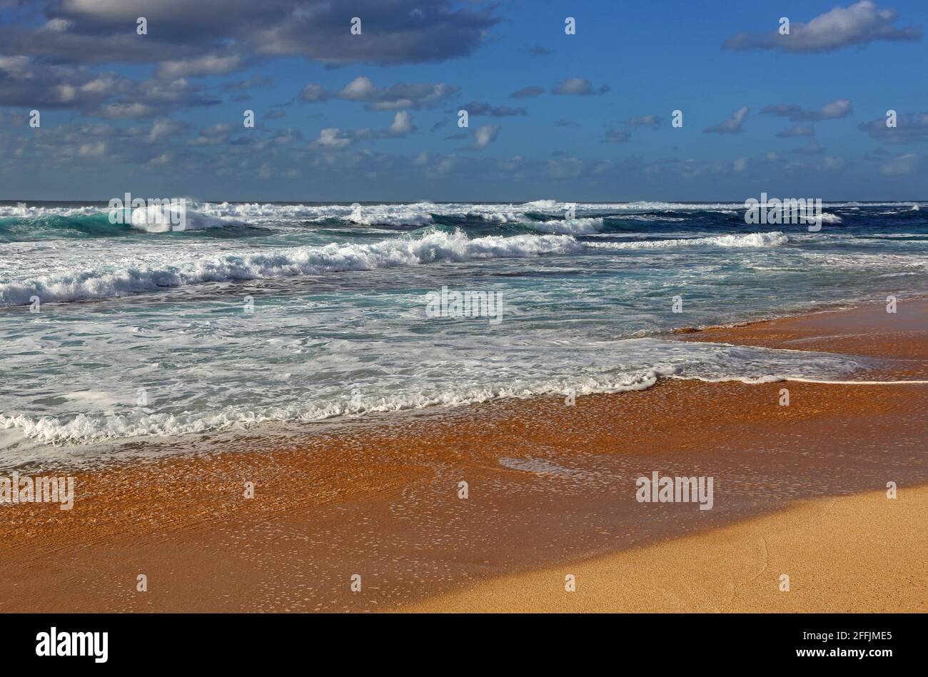 Beach on Pacific Ocean, Hawaii Stock Photo - Alamy