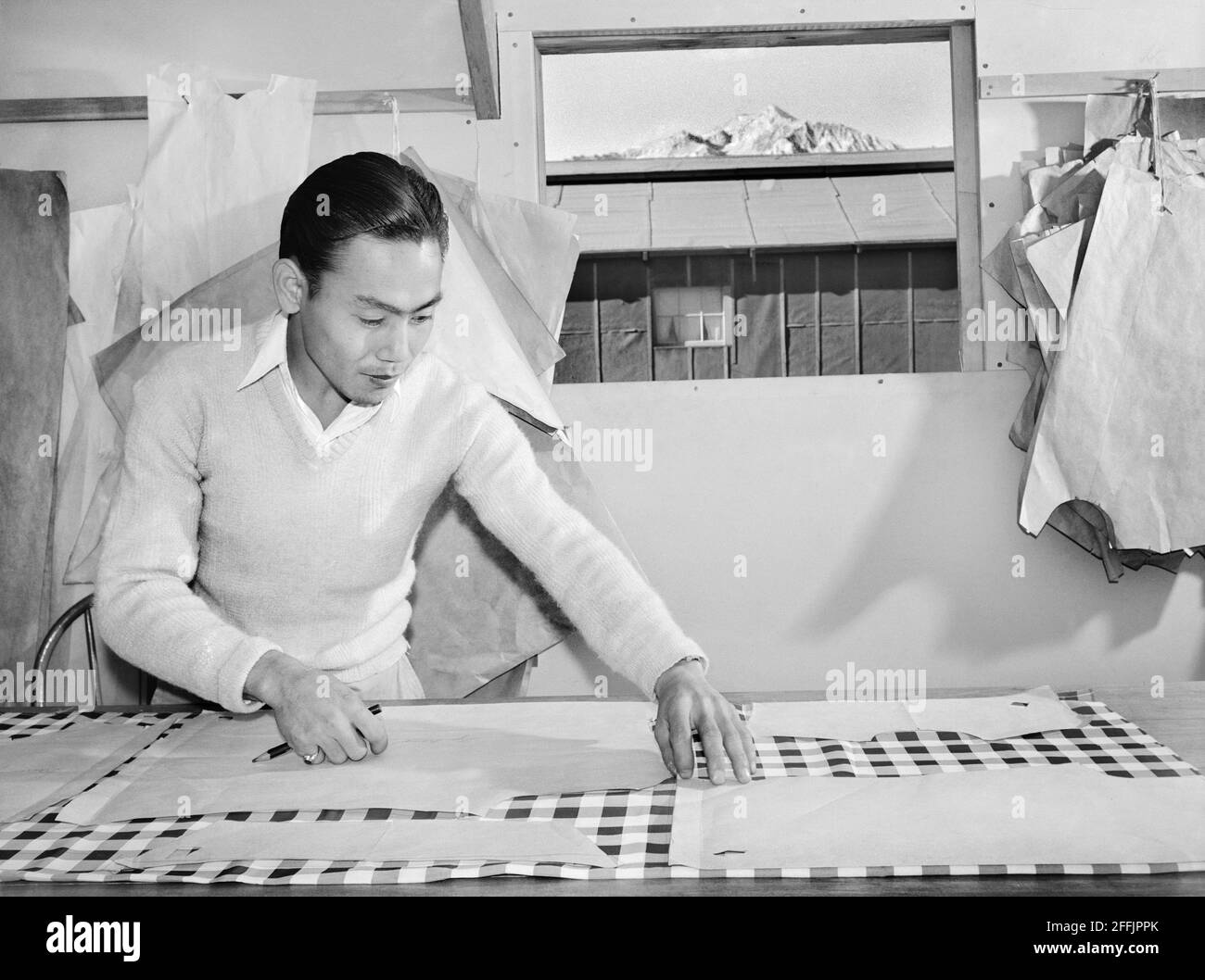 Bert K. Miura, Pattern making, Manzanar Relocation Center, California ...