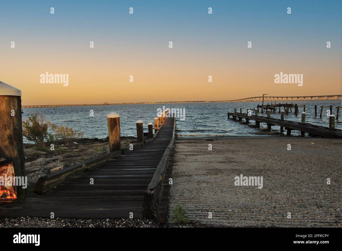 Pond ramp hi-res stock photography and images - Alamy