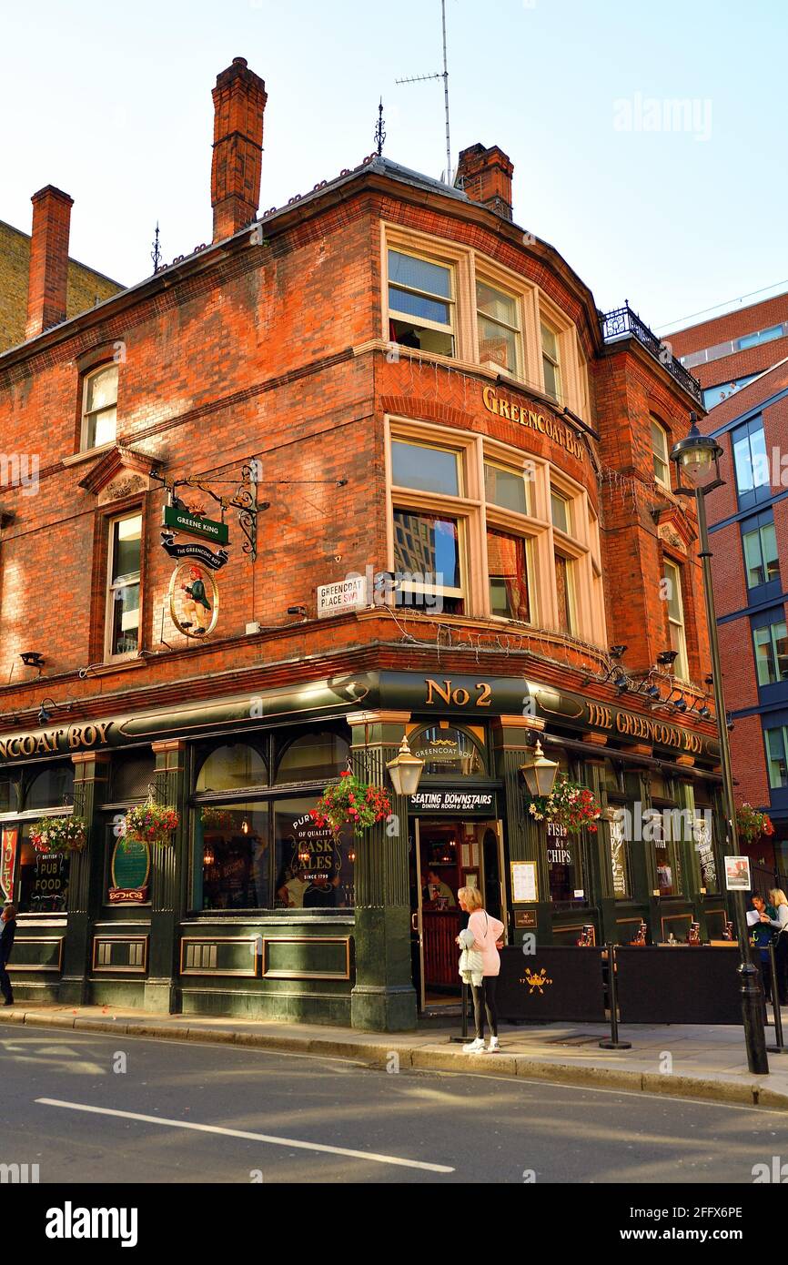 Victoria london bars hi-res stock photography and images - Alamy