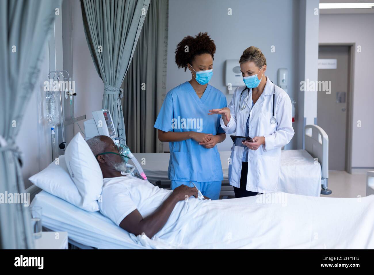 African doctors female hi-res stock photography and images - Alamy