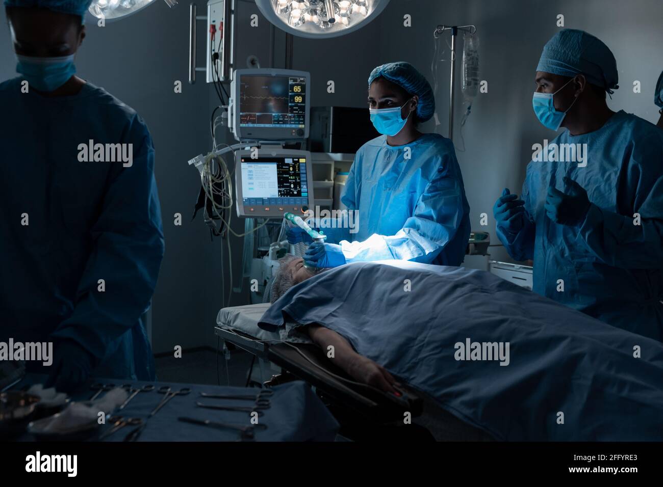Operation patient hi-res stock photography and images - Alamy