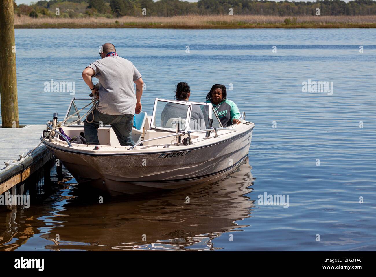 Untying vacation hi-res stock photography and images - Alamy