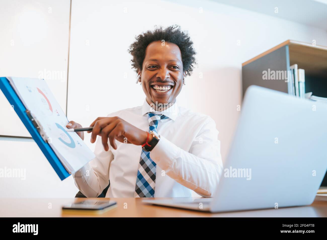 Call graphics hi-res stock photography and images - Alamy