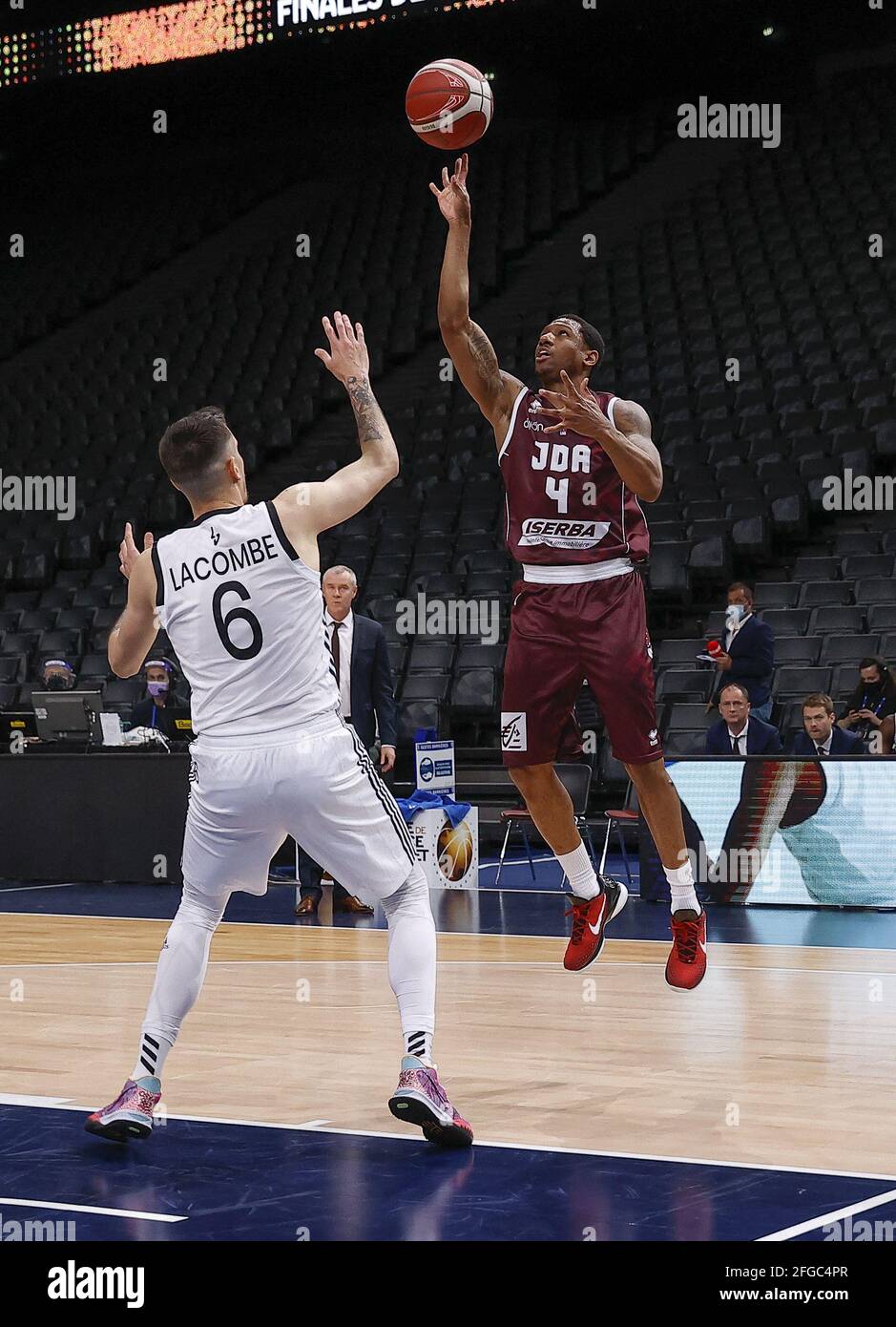 GERALD ROBINSON (USA) point guard of Dijon in action during the ...