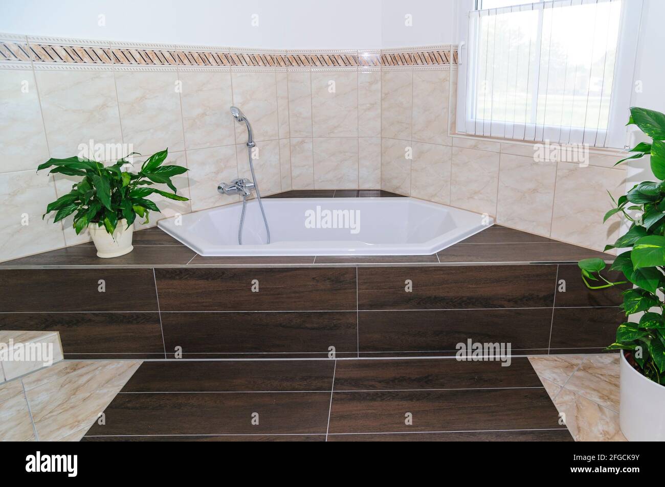European style bathroom hi-res stock photography and images - Alamy