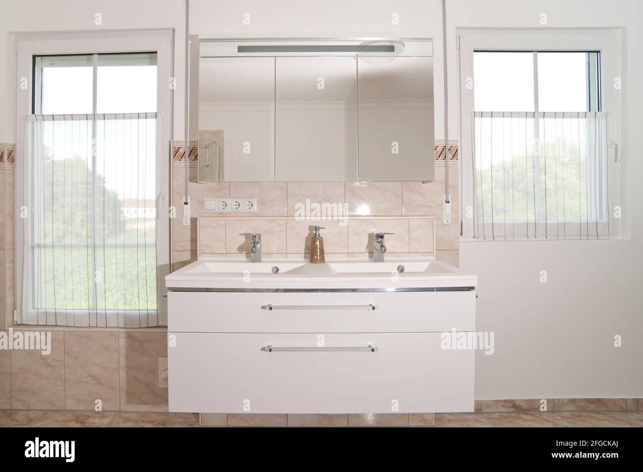 European style bathroom hi-res stock photography and images - Alamy