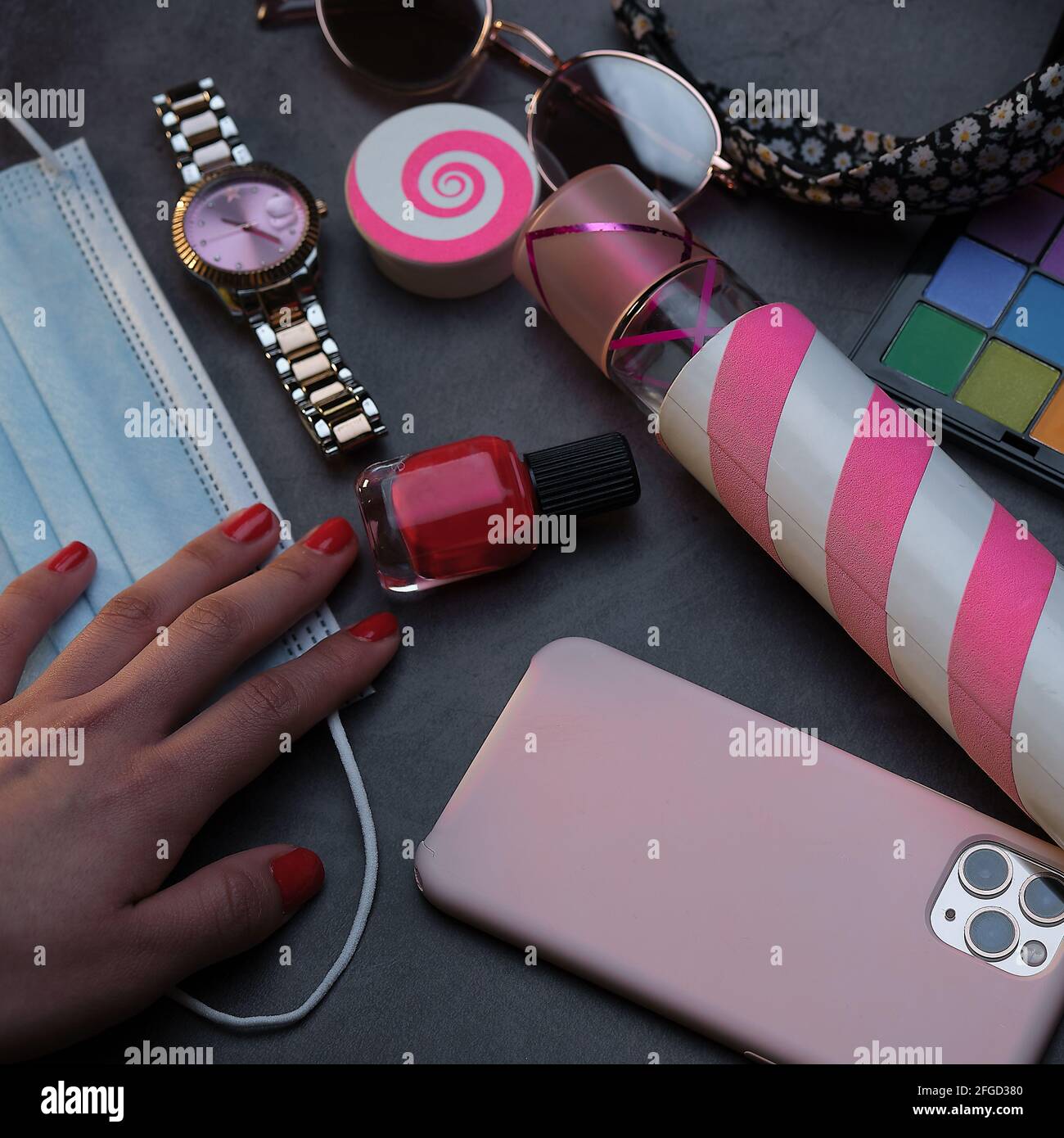 A top view of a female's everyday bag contents Stock Photo - Alamy