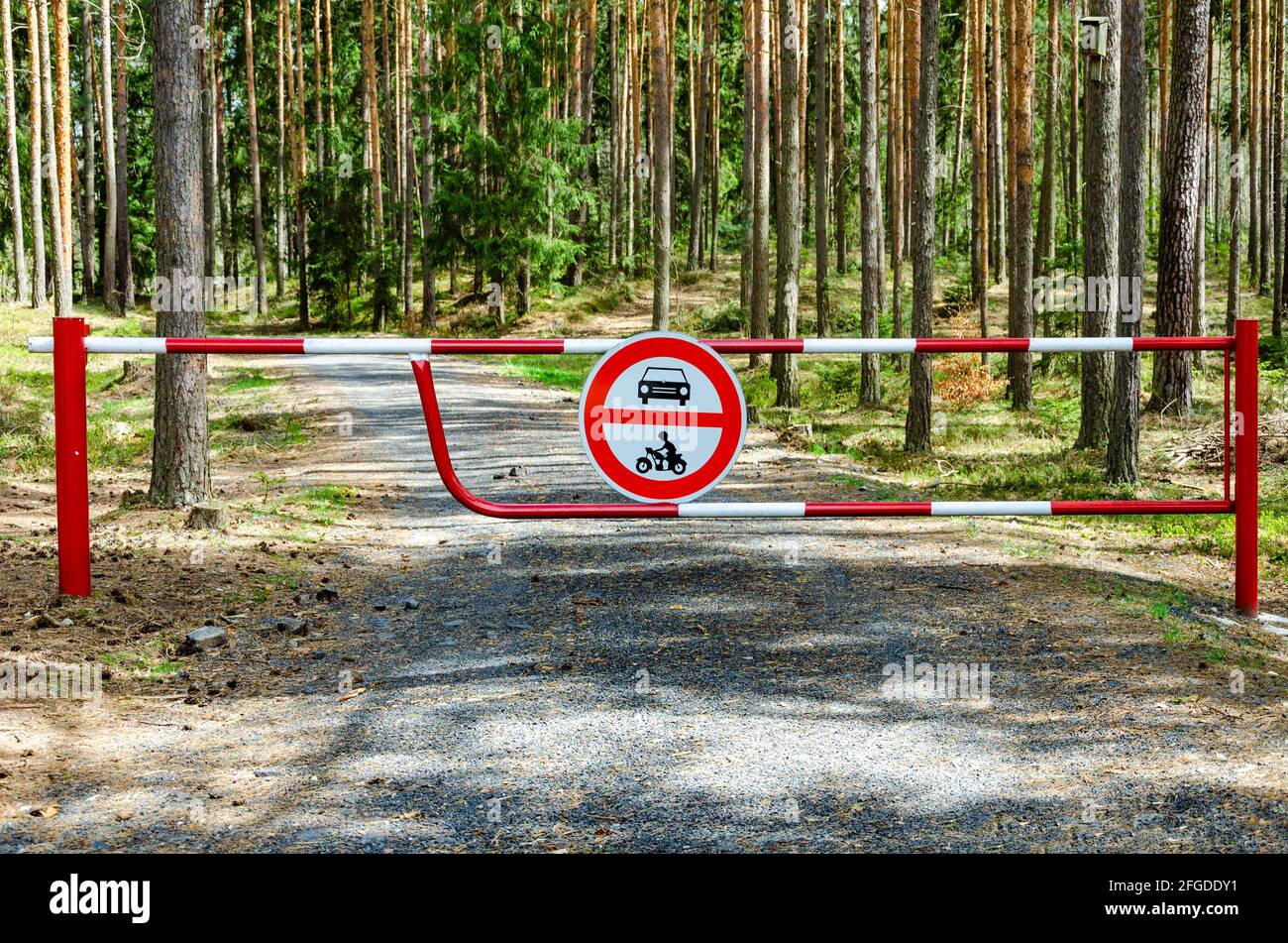 No entry sign gate hi-res stock photography and images - Alamy