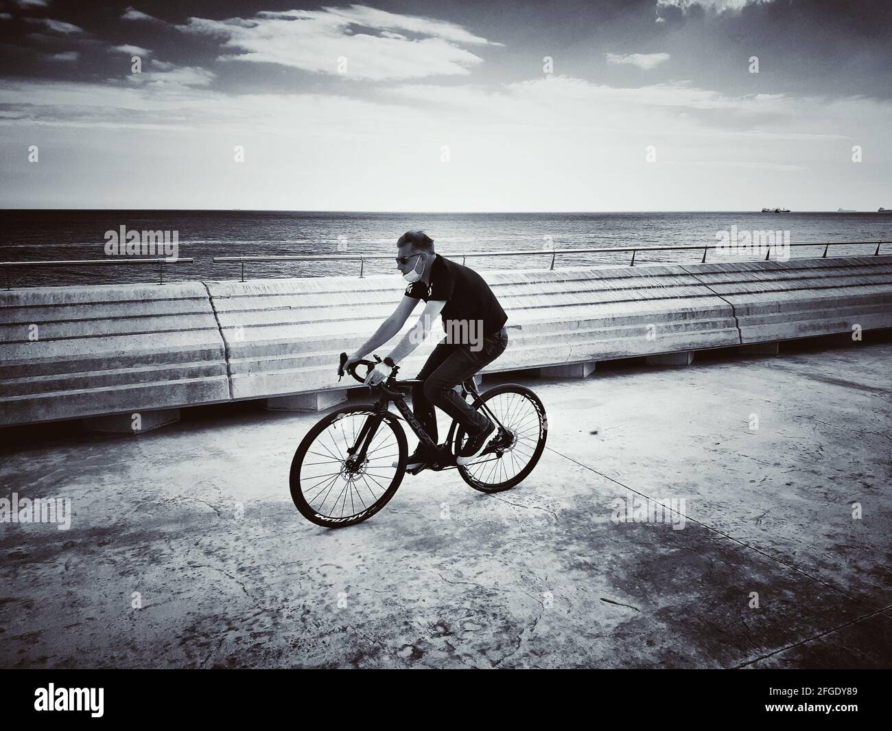 Vector cyclist hi-res stock photography and images - Alamy
