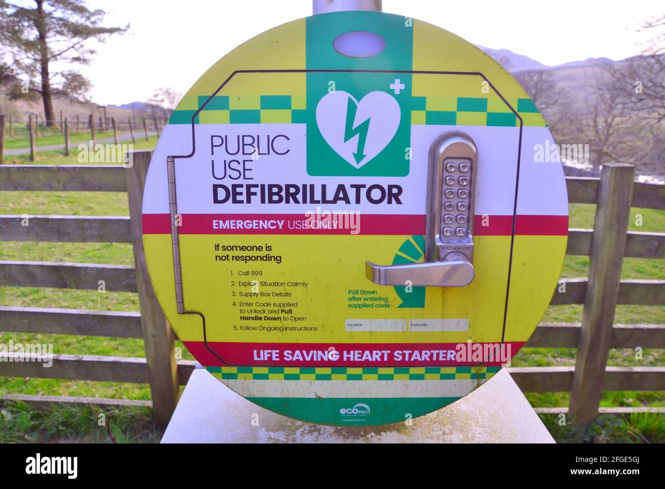 Public defibrillators hi-res stock photography and images - Alamy