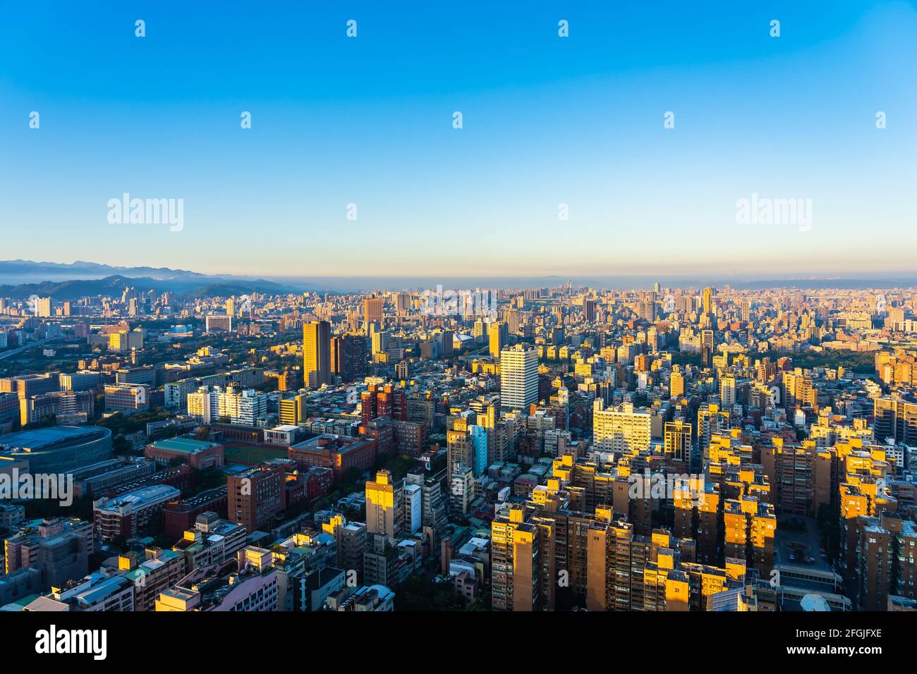 Taipei city skyline at sunset hi-res stock photography and images - Alamy