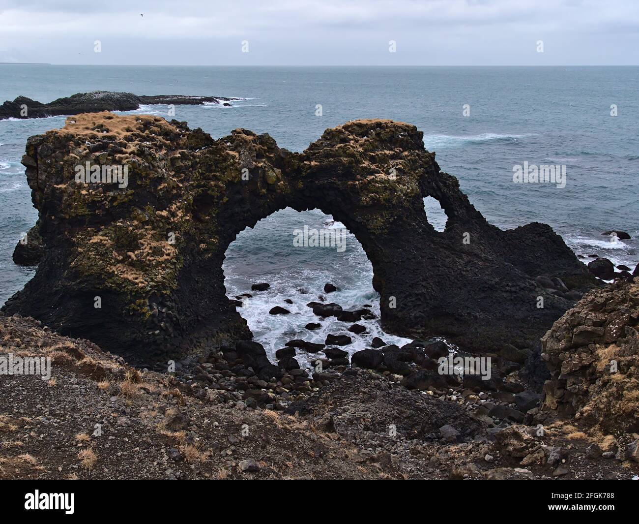 Gatklettur arch iceland hi-res stock photography and images - Alamy