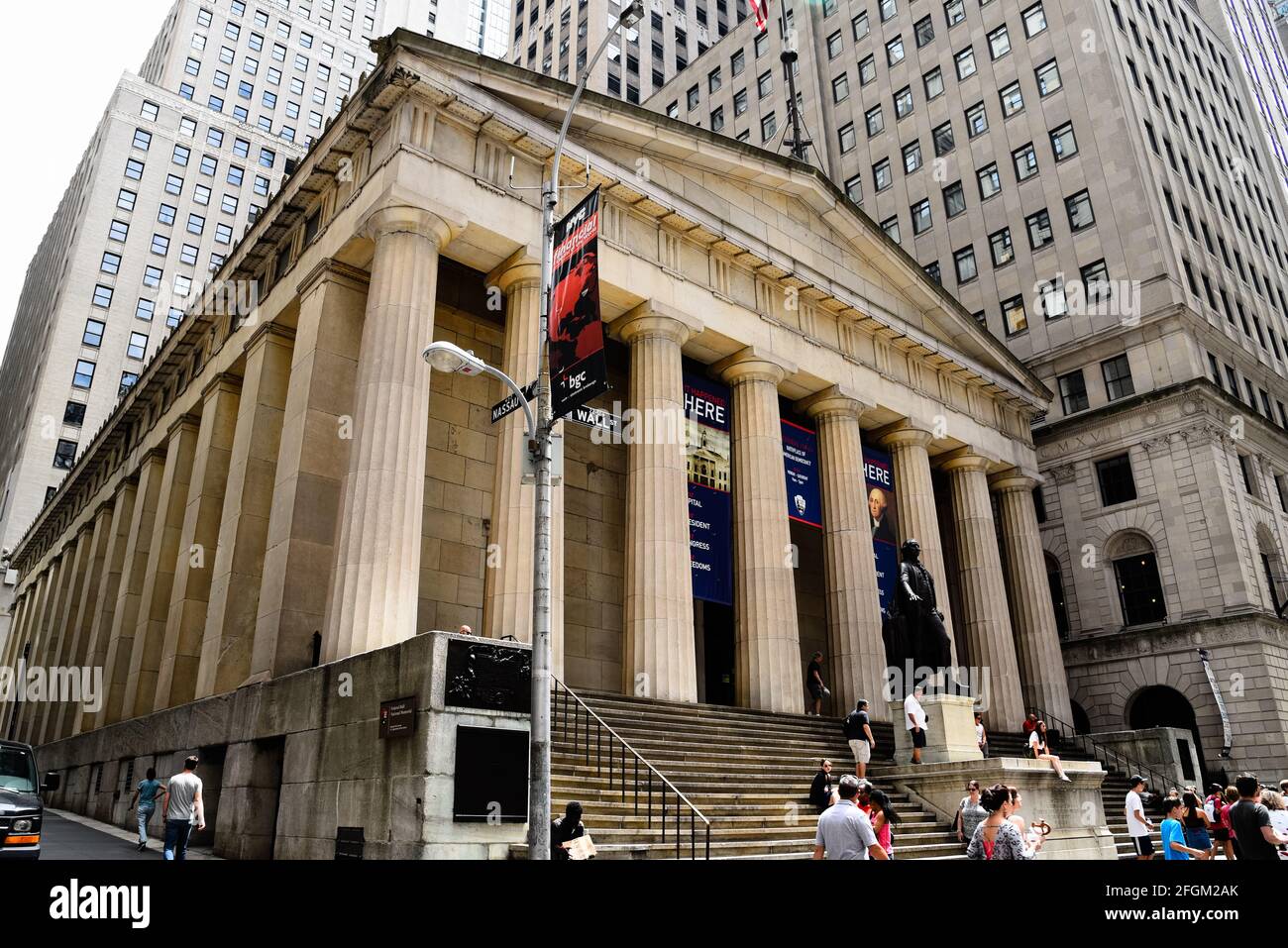 Federal reserve building new york hi-res stock photography and images ...