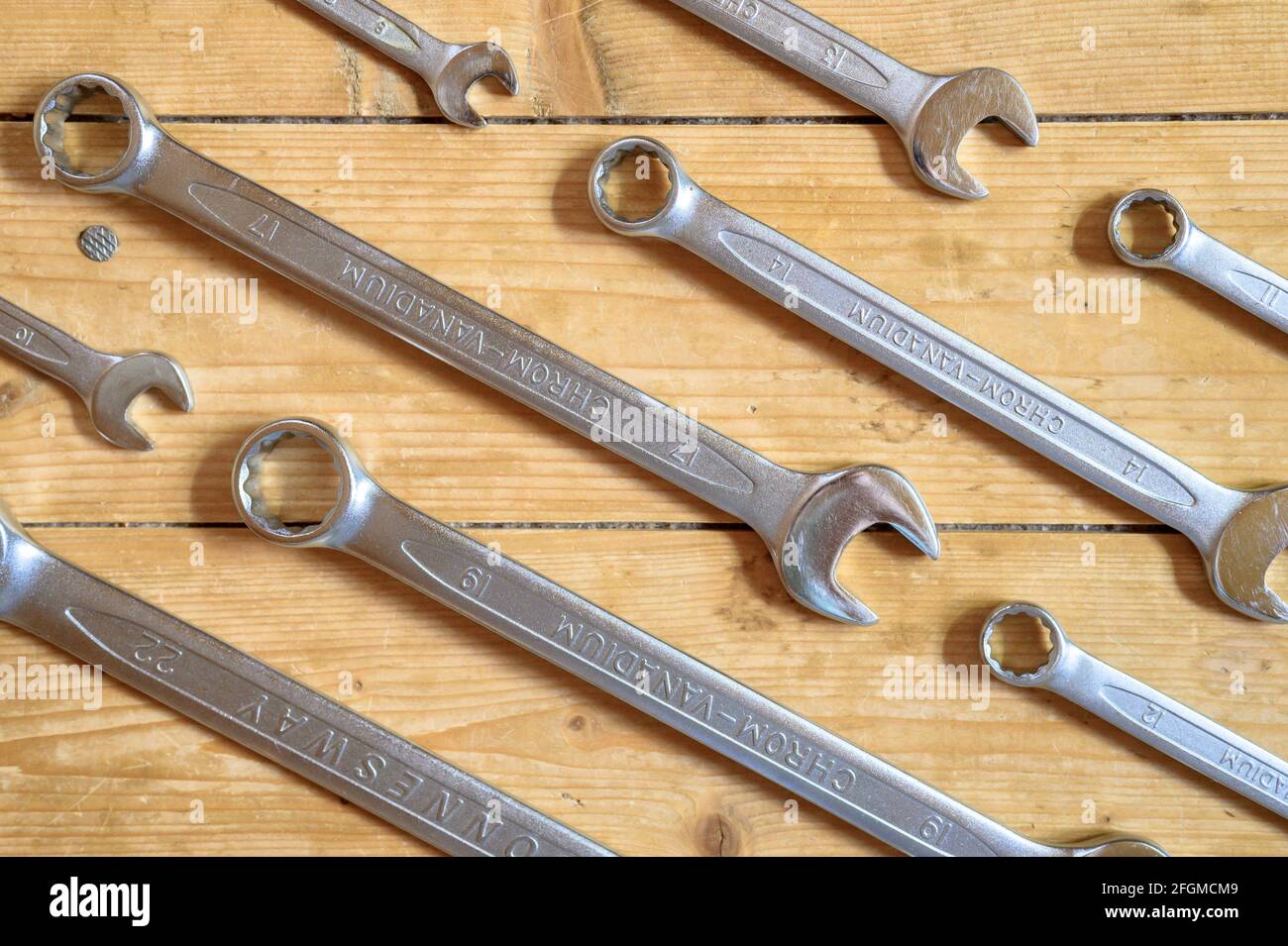 Mechanics tools hi-res stock photography and images - Alamy