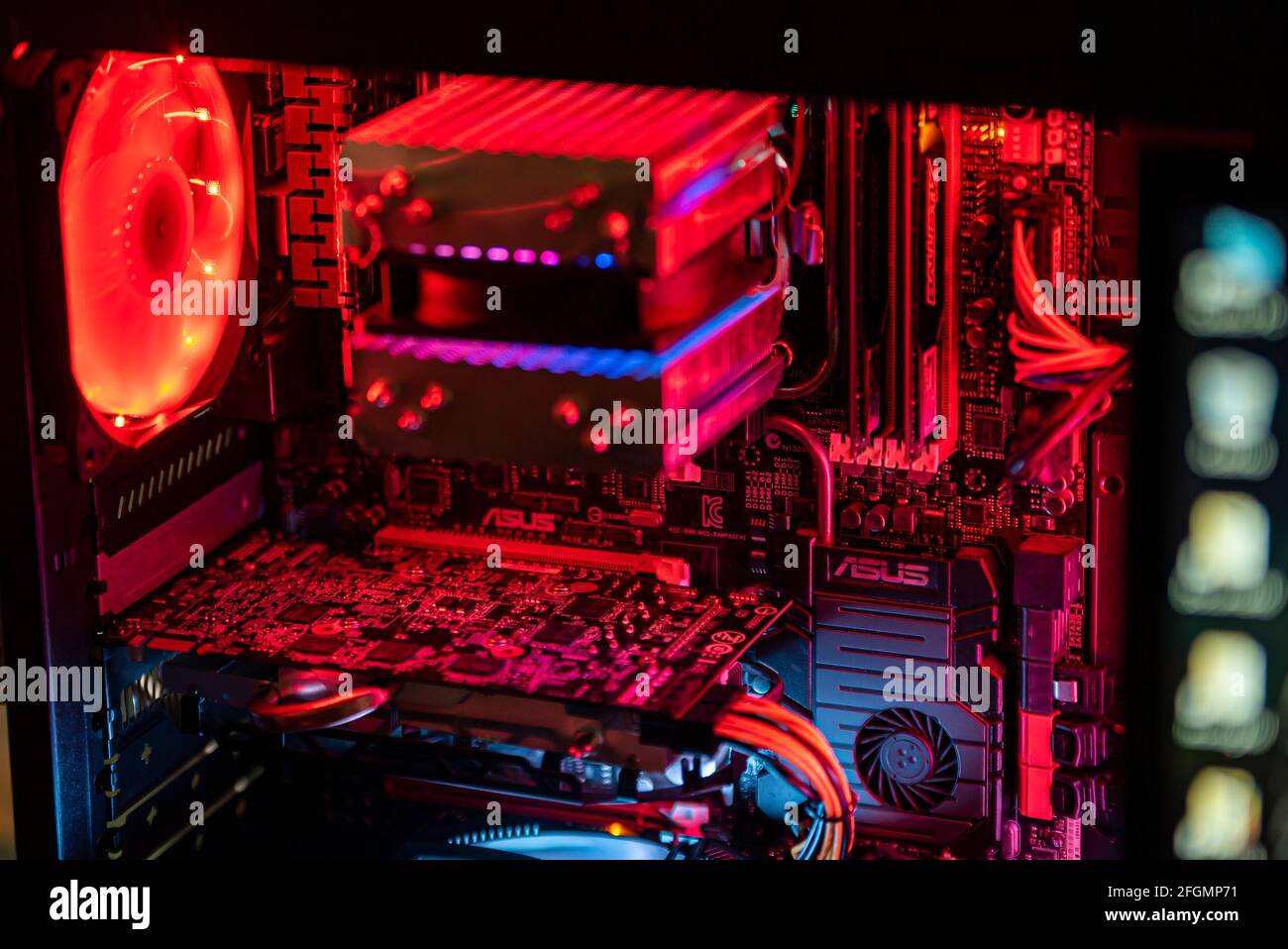 LOS ANGELES, USA 25 APRIL 2021: Gaming pc interior detail illuminated ...