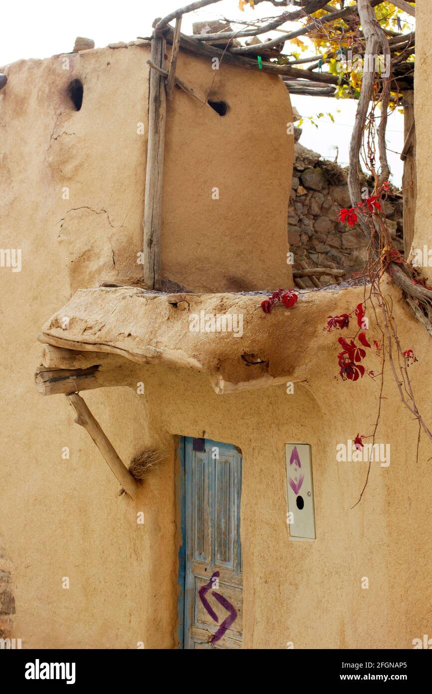 House built adobe material hi-res stock photography and images - Alamy