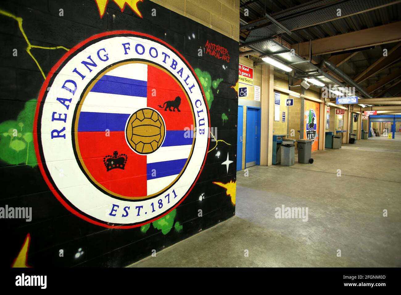 Madejski stadium general mural hi-res stock photography and images - Alamy
