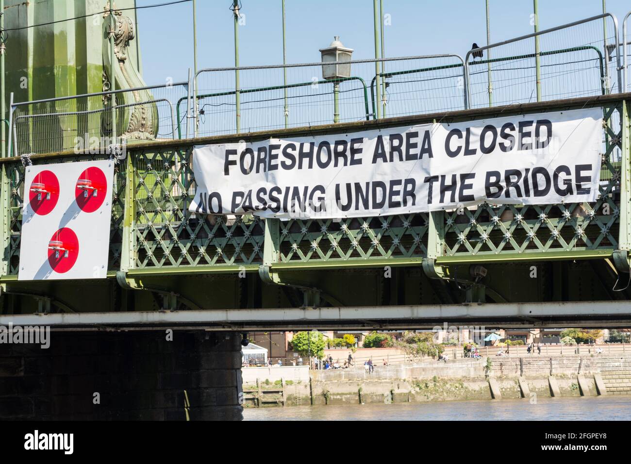 Bridge signage hi-res stock photography and images - Alamy