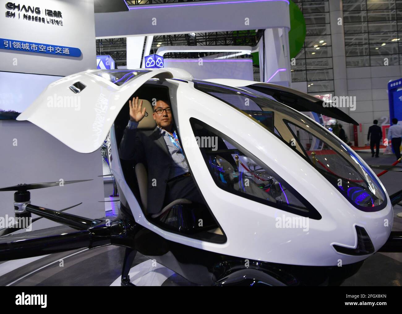 The autopilot manned aircraft hi-res stock photography and images - Alamy