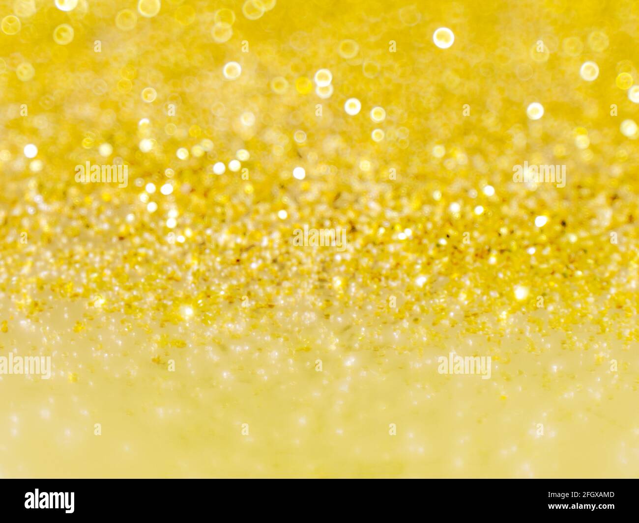 Yellow glitter background hi-res stock photography and images - Alamy