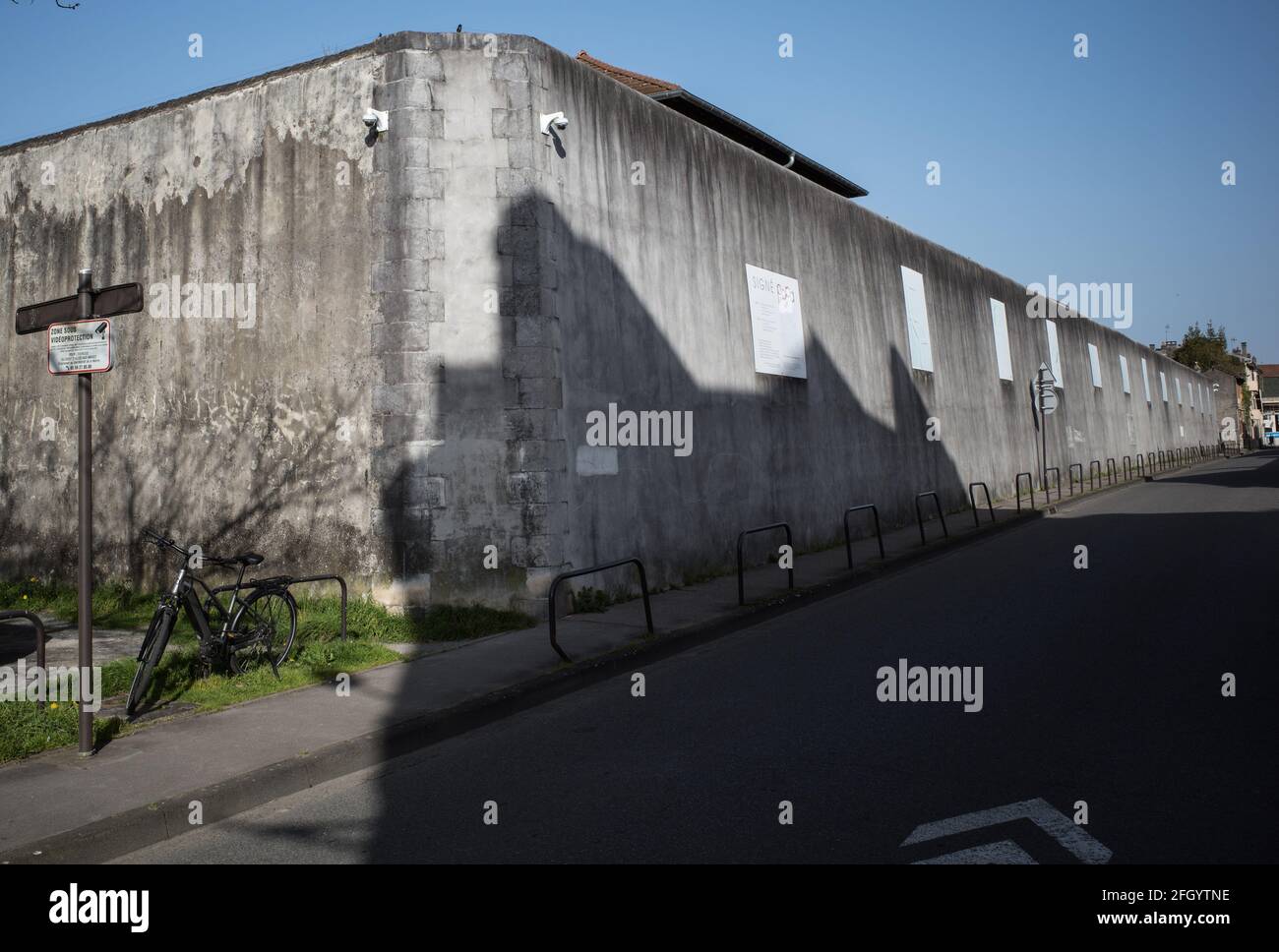 PRISON BUILDING - PAU PYRÉNÉES ATLANTIQUE AQUITAINE FRANCE © F.BEAUMONT ...