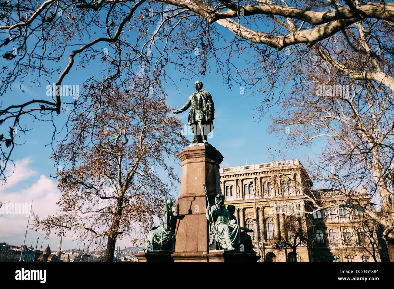 Ferenc deak monument hi-res stock photography and images - Alamy