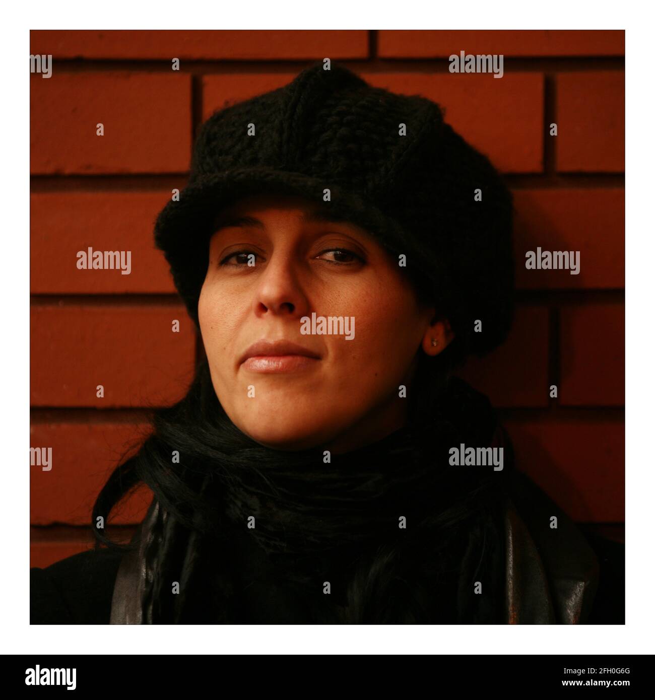 Souad Massi.... Algerian/French singer pic David Sandison 27/11/2007 ...