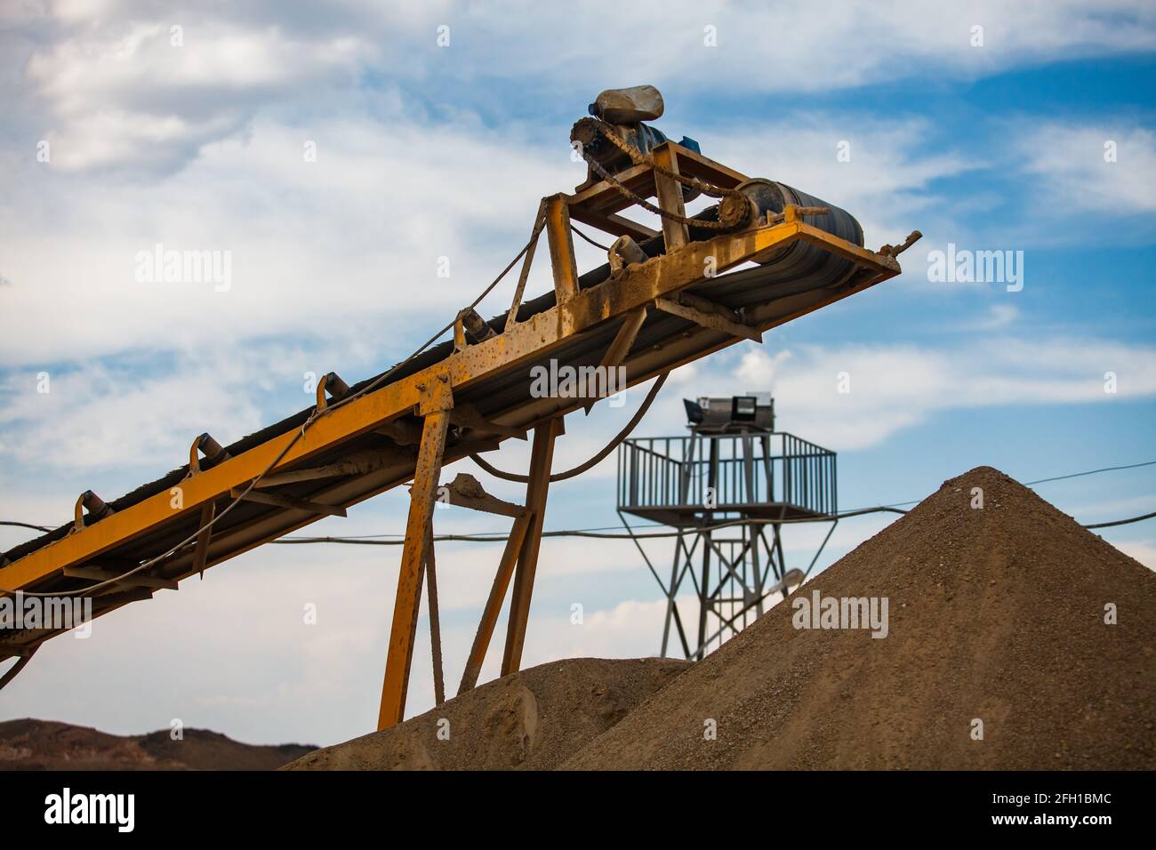 Gold ore mining and processing plant.Rubber conveyor belt ore ...