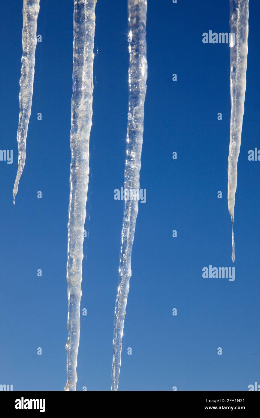 Icycles hi-res stock photography and images - Alamy