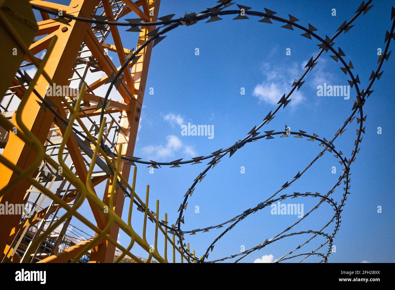 Construction site safety fence hi-res stock photography and images - Alamy