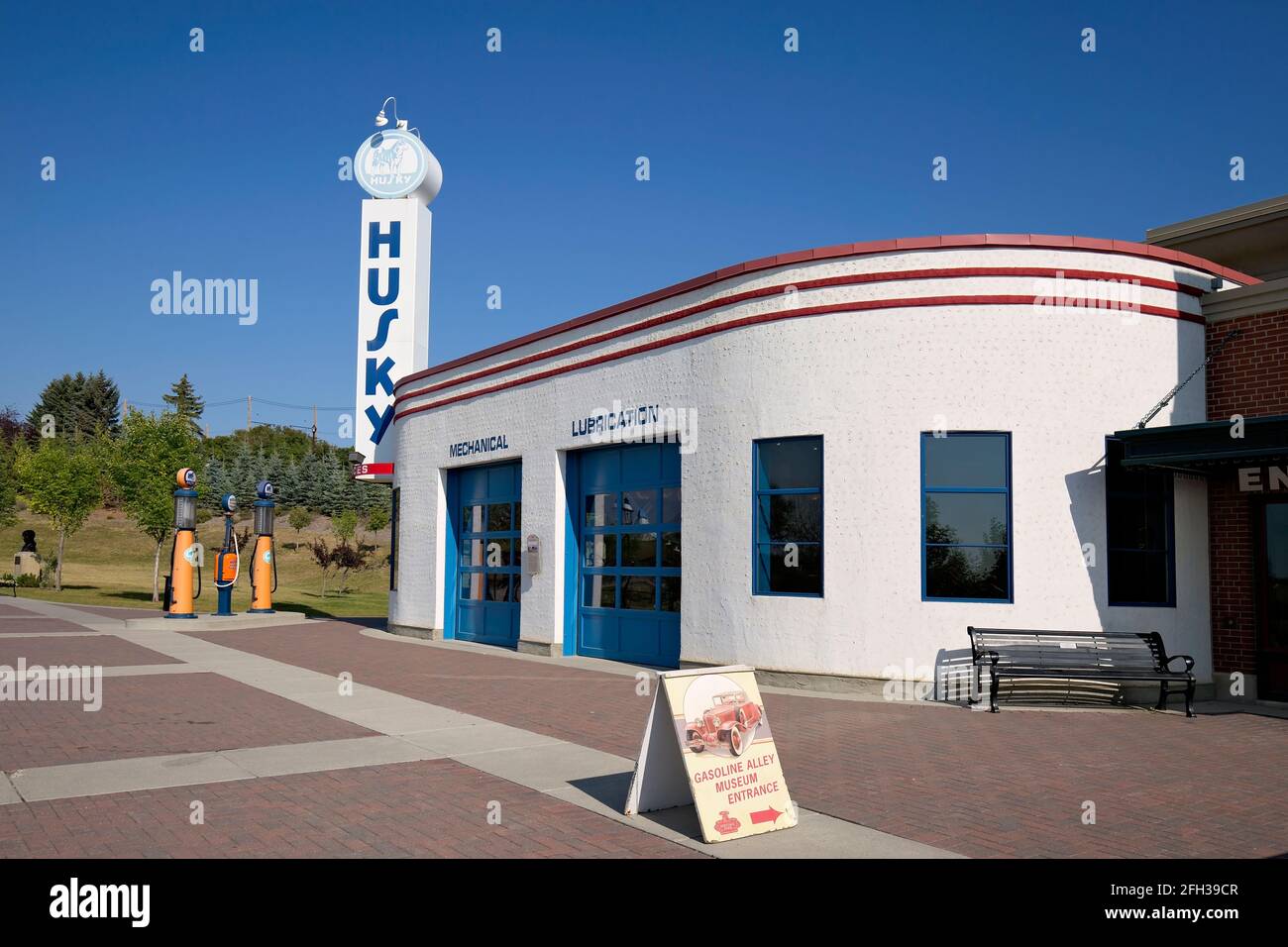 Village gas station hi-res stock photography and images - Alamy