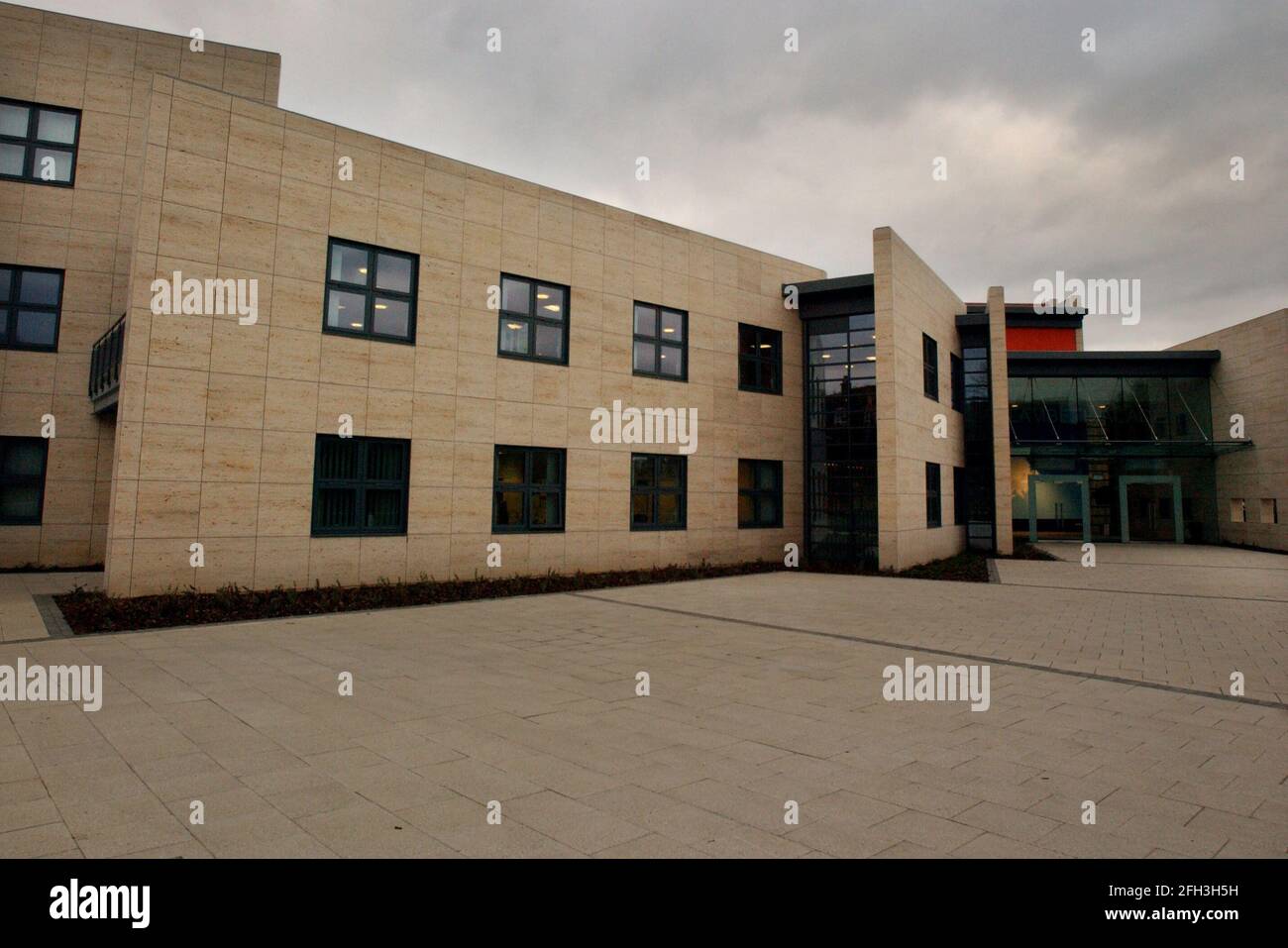 THE NEW LAMBETH ACADEMY.15/11/04 PILSTON Stock Photo - Alamy