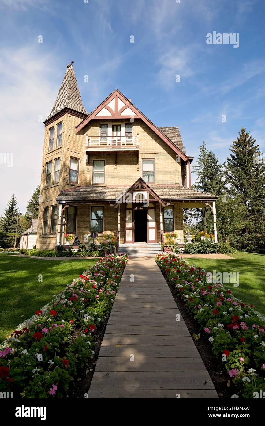 Calgary house hi-res stock photography and images - Alamy