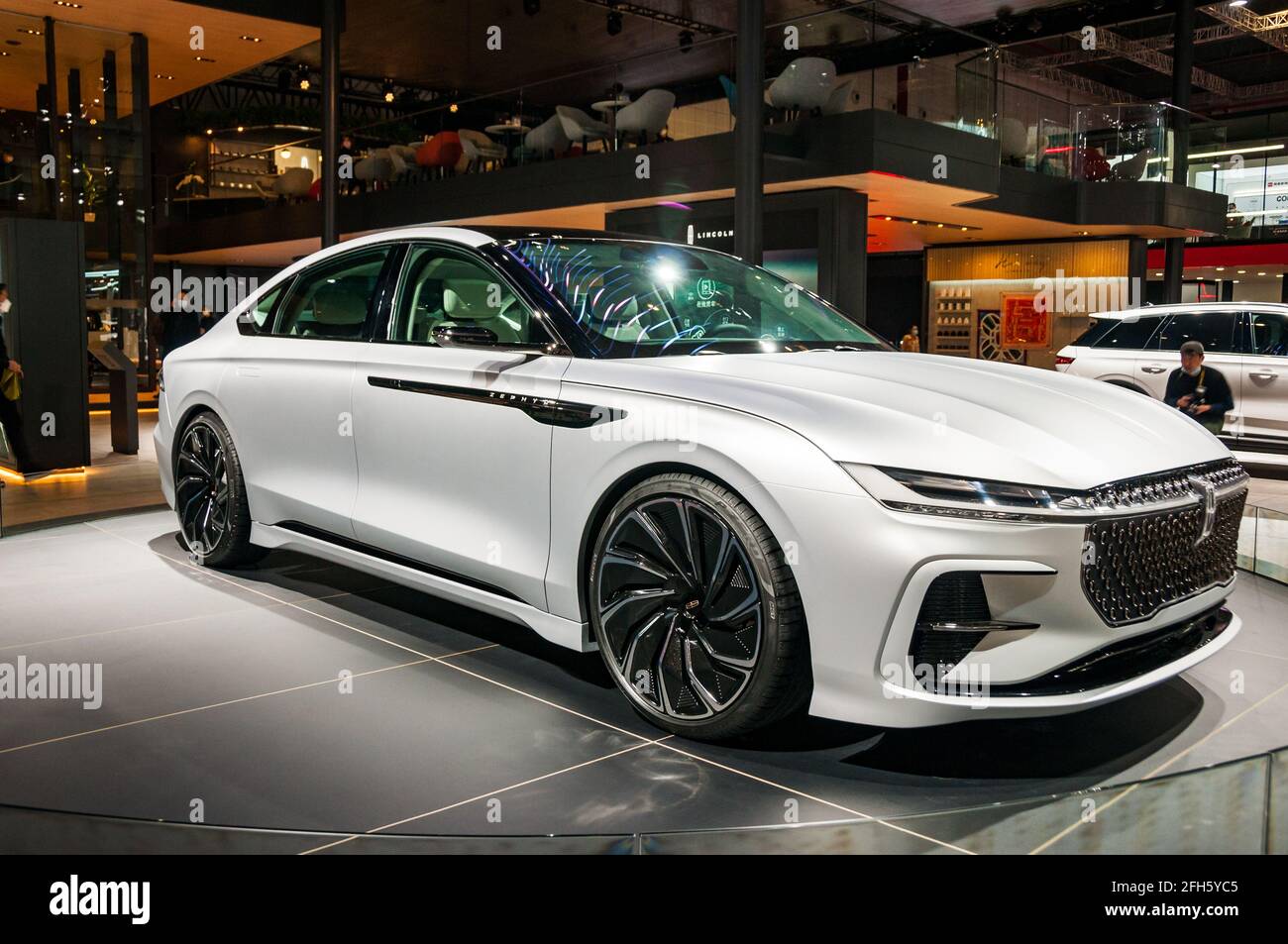 The Lincoln Zephyr Reflection concept on display at the 2021 Shanghai ...