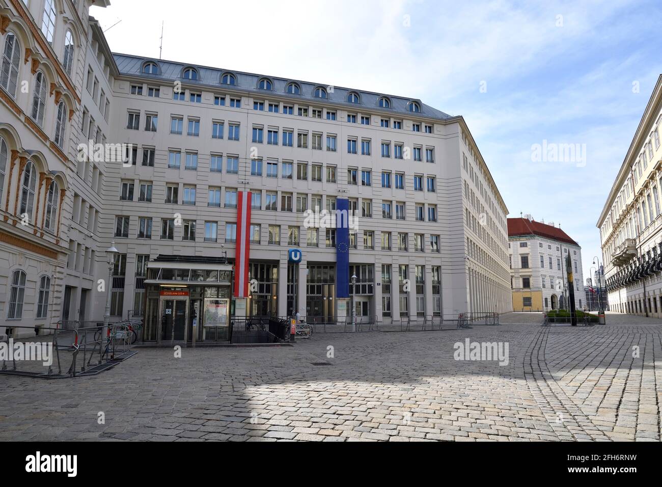 Bmi building hi-res stock photography and images - Alamy