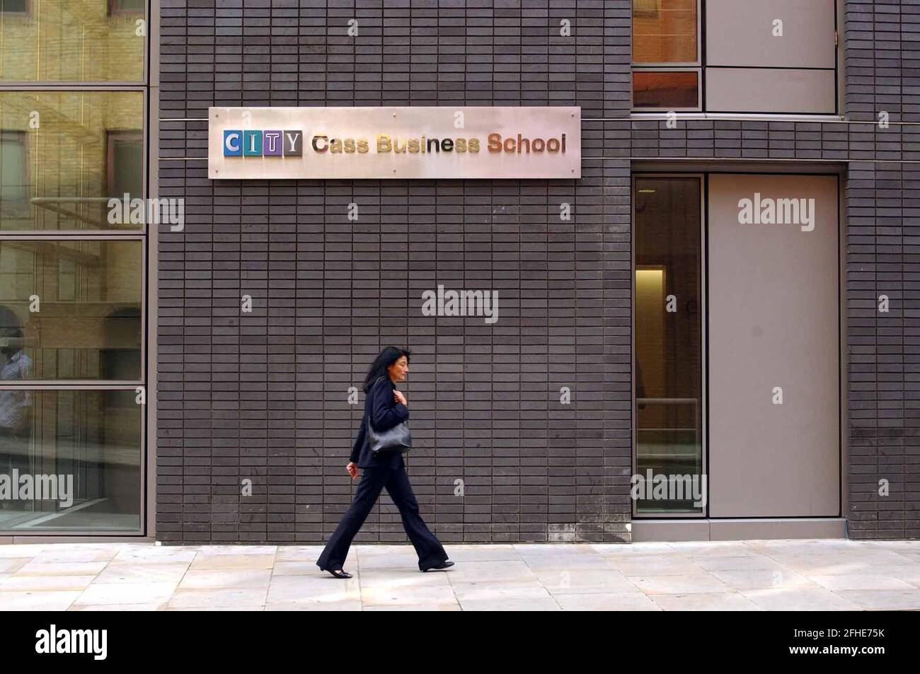 THE CASS BUSINESS SCHOOL,LONDON.19/7/04 PILSTON Stock Photo - Alamy