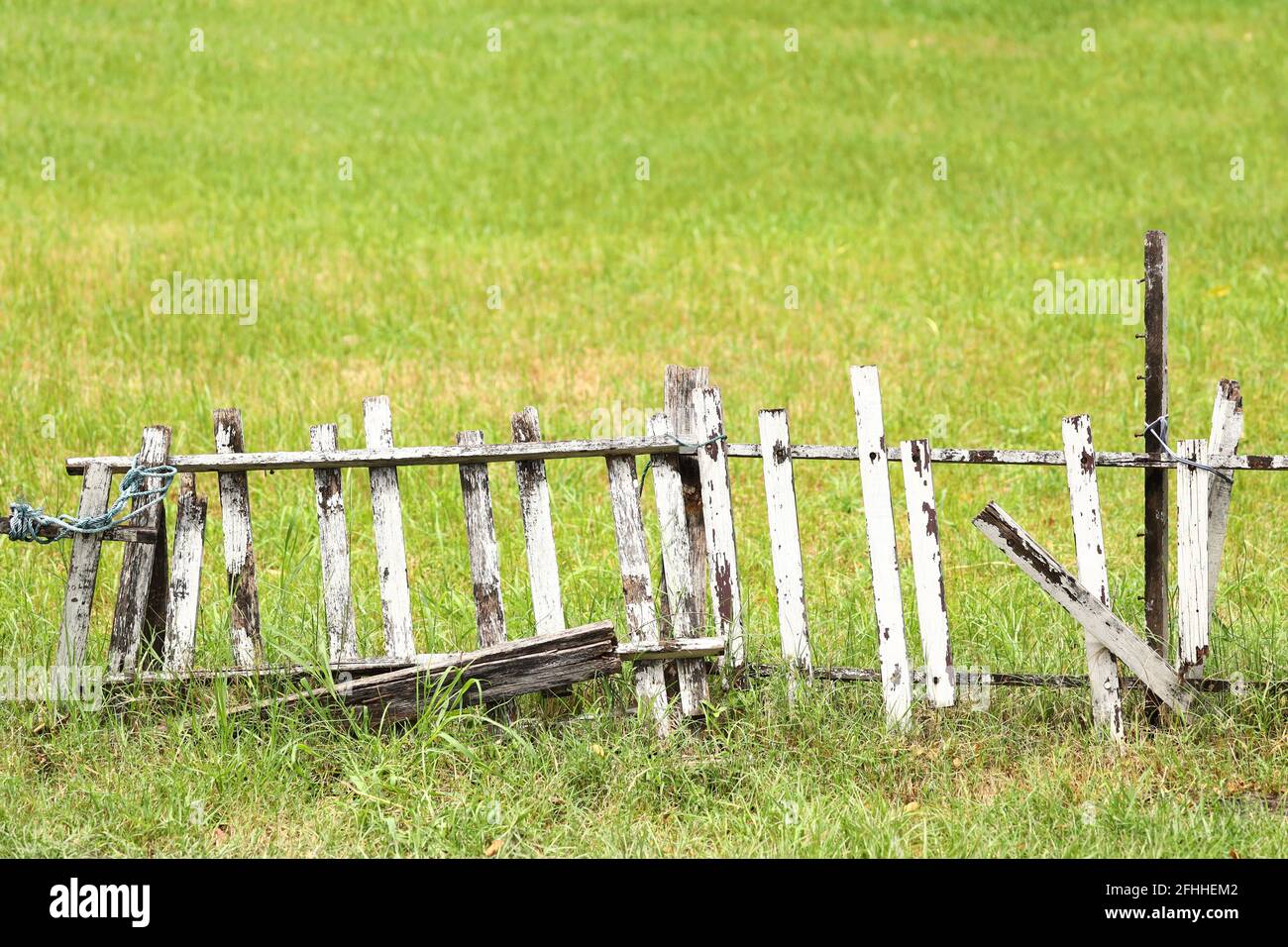 Old Country Wooden Fence Free Misty Fence Line Image | Download At