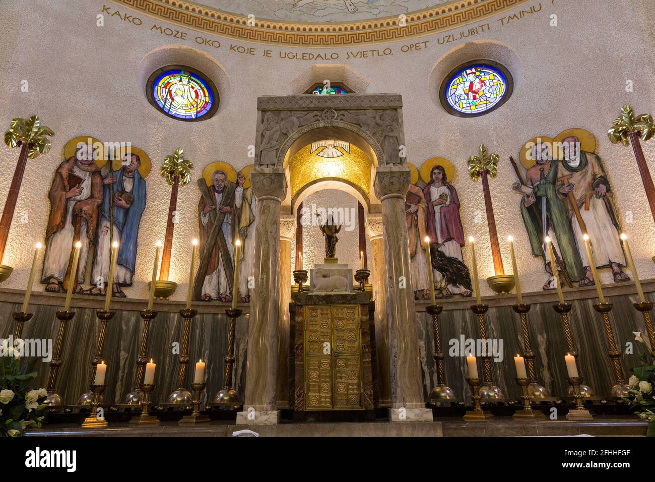 Interior of catholic church Stock Photo - Alamy