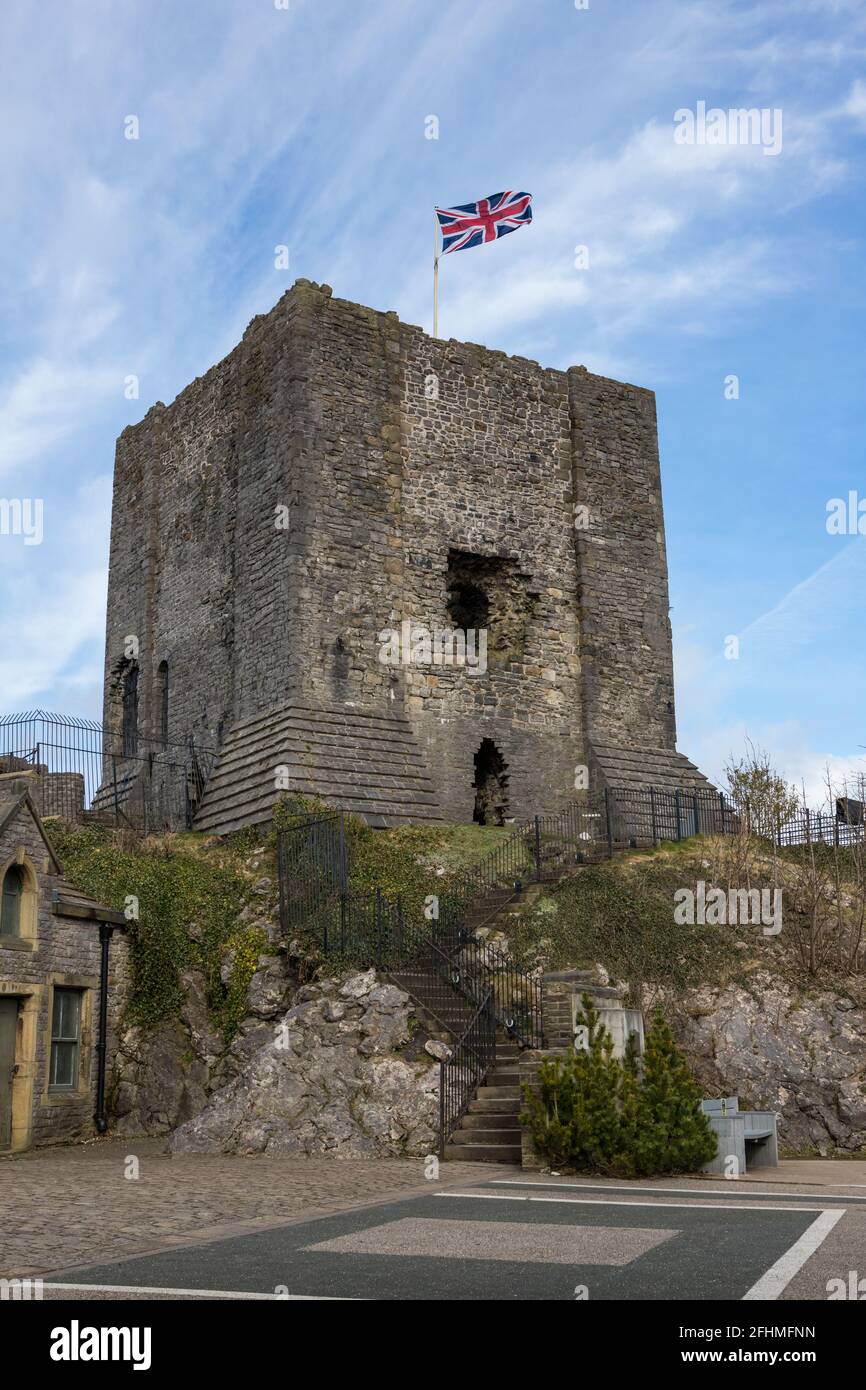 Ribble valley park. Walk around Clitheroe public park and Clitheroe ...