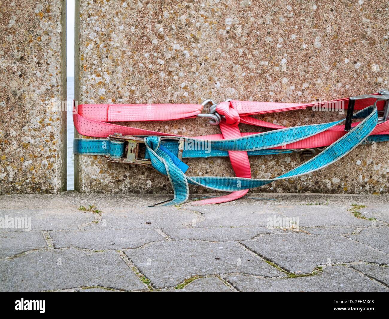 Lashing hi-res stock photography and images - Alamy
