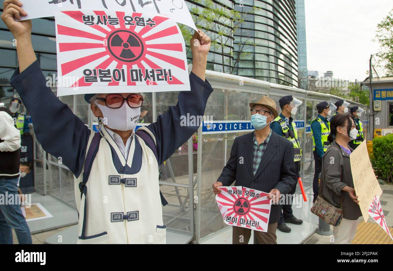 Seoul, South Korea. 24th Apr, 2021. South Korean protesters hold ...