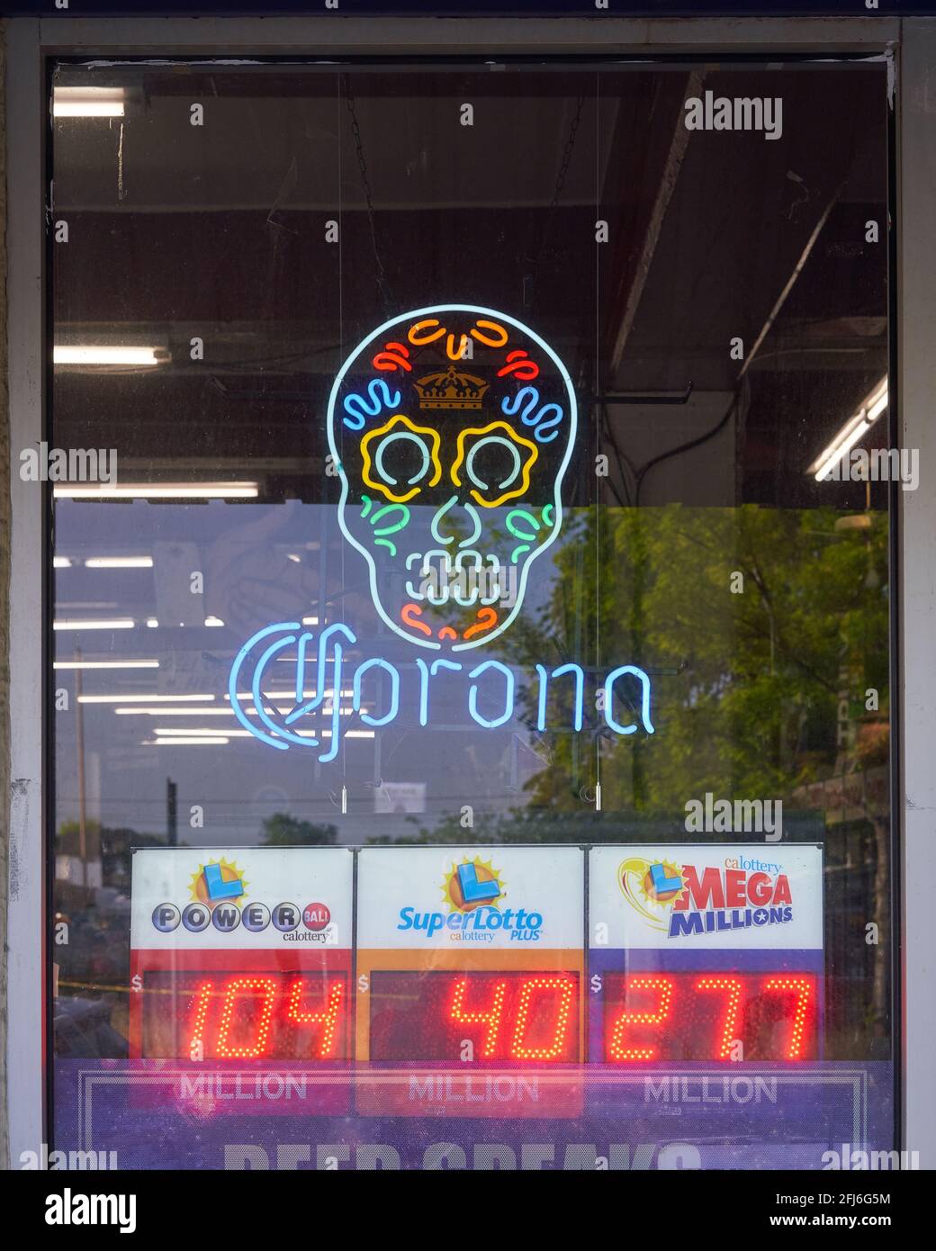 Corona beer skull hi-res stock photography and images - Alamy