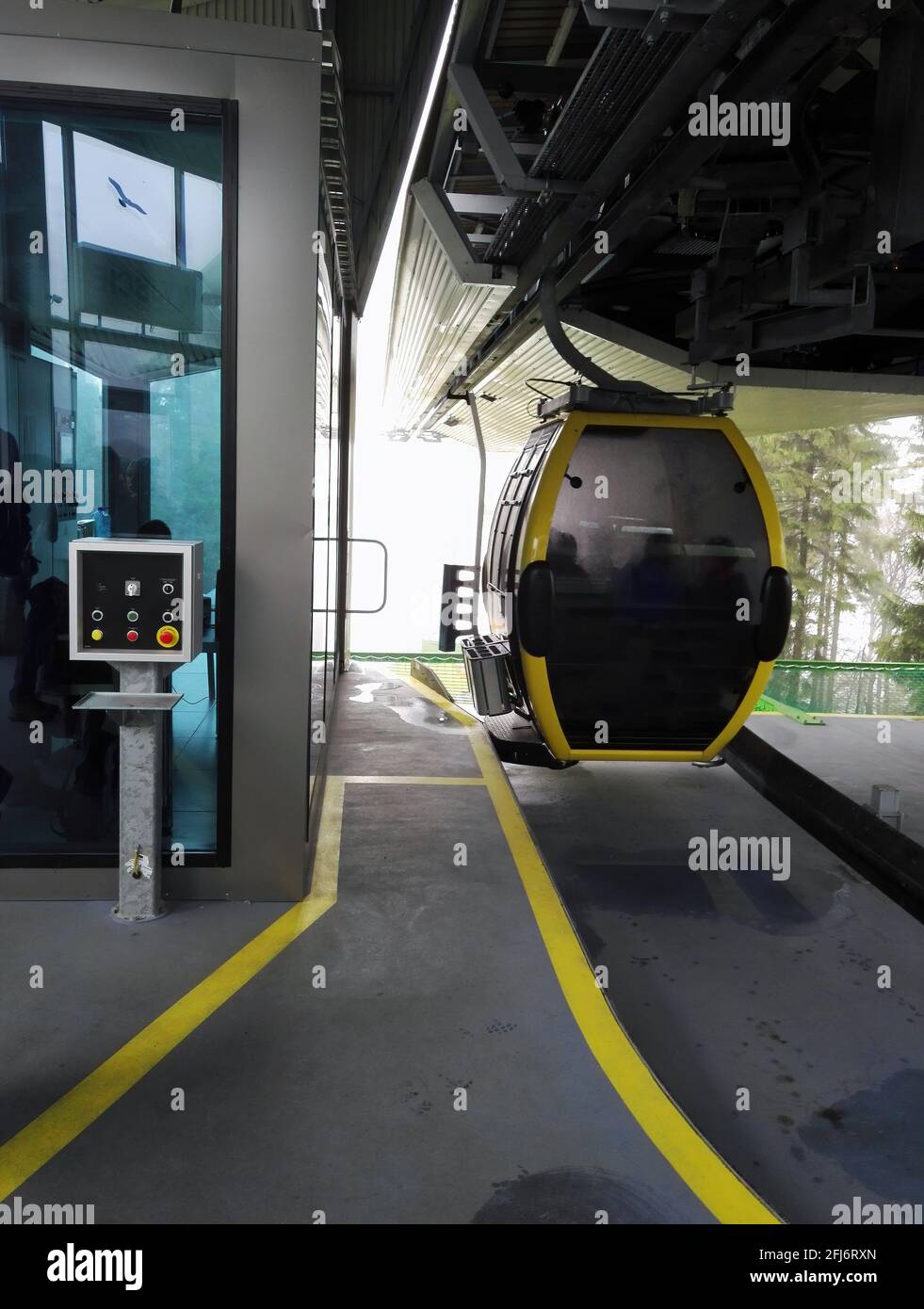 Docking trolley hi-res stock photography and images - Alamy