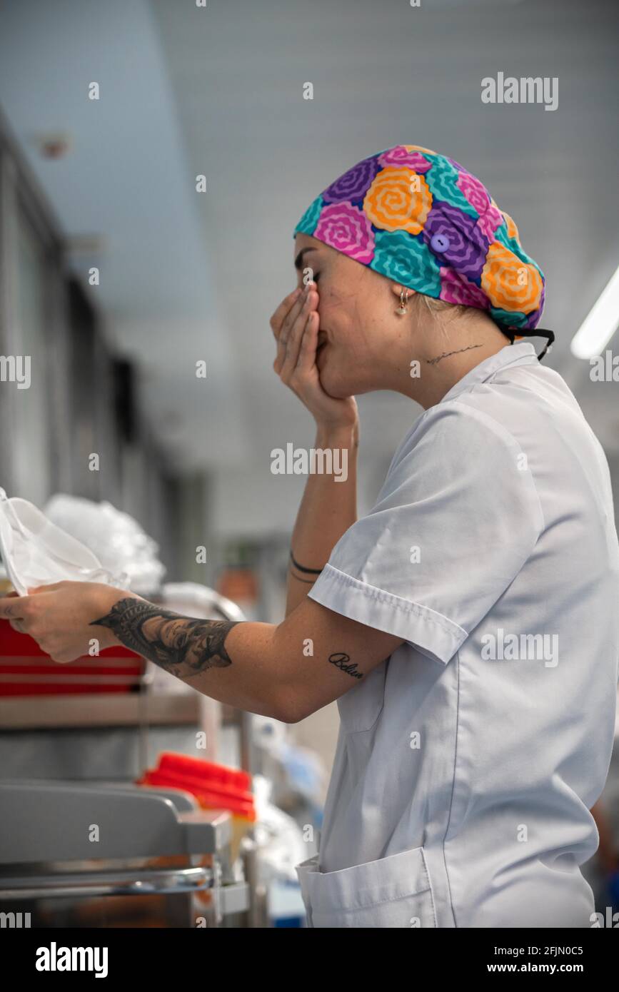 Intensive care unit cleaning hi-res stock photography and images - Alamy