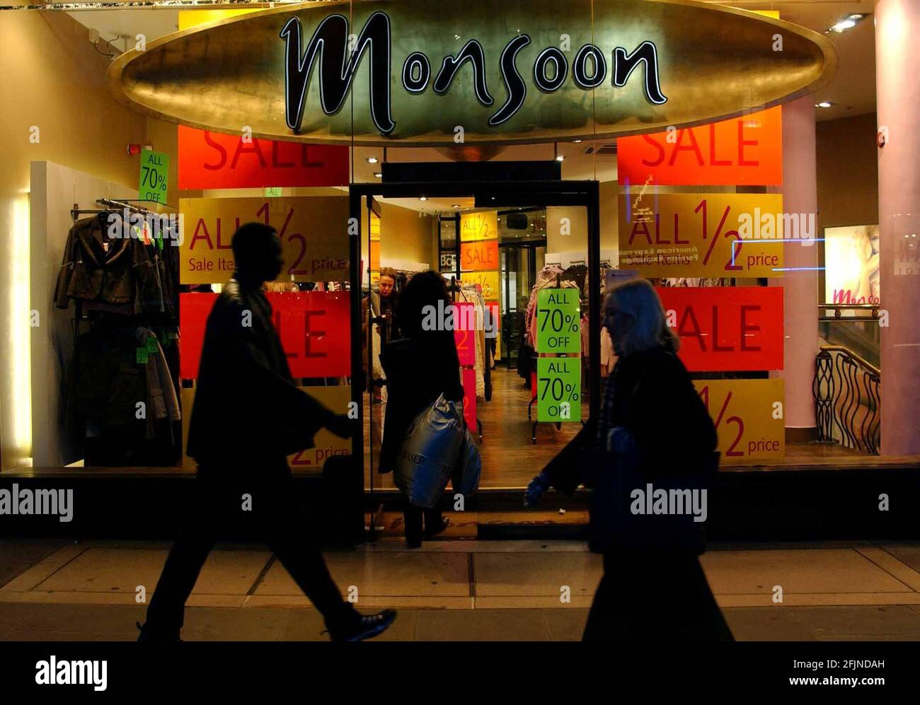 MONSOON IN KENSINGTON HIGH ST . 19/1/04 PILSTON Stock Photo - Alamy